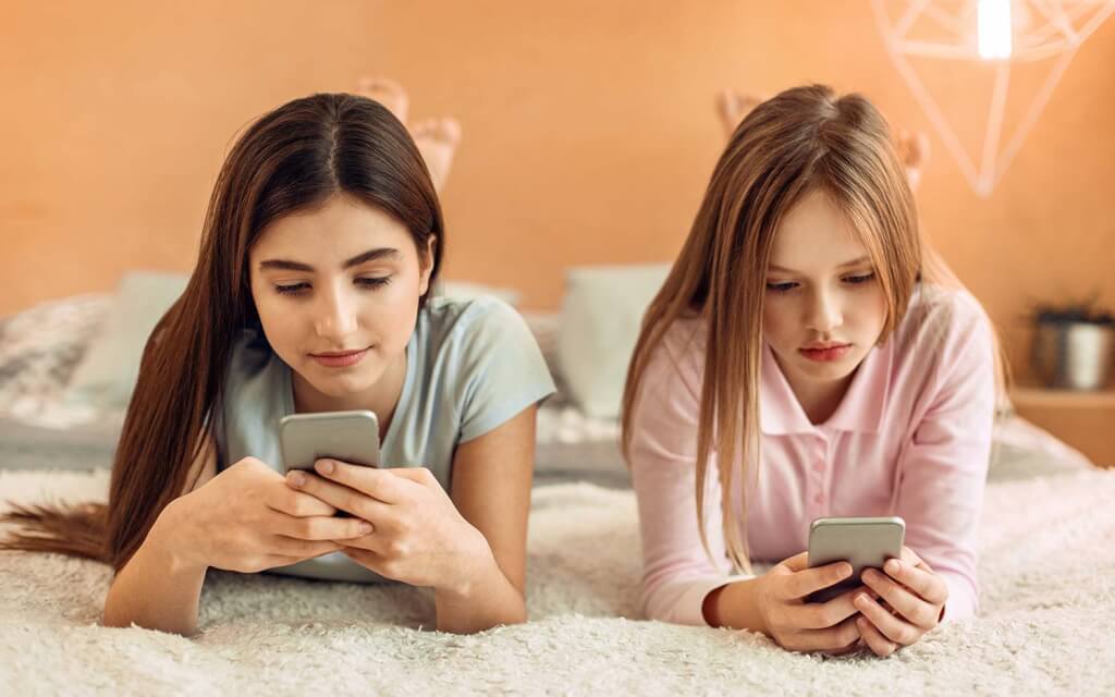 How ‘Helicopter Parenting’ Could Contribute to Kids’ Screen Addiction?